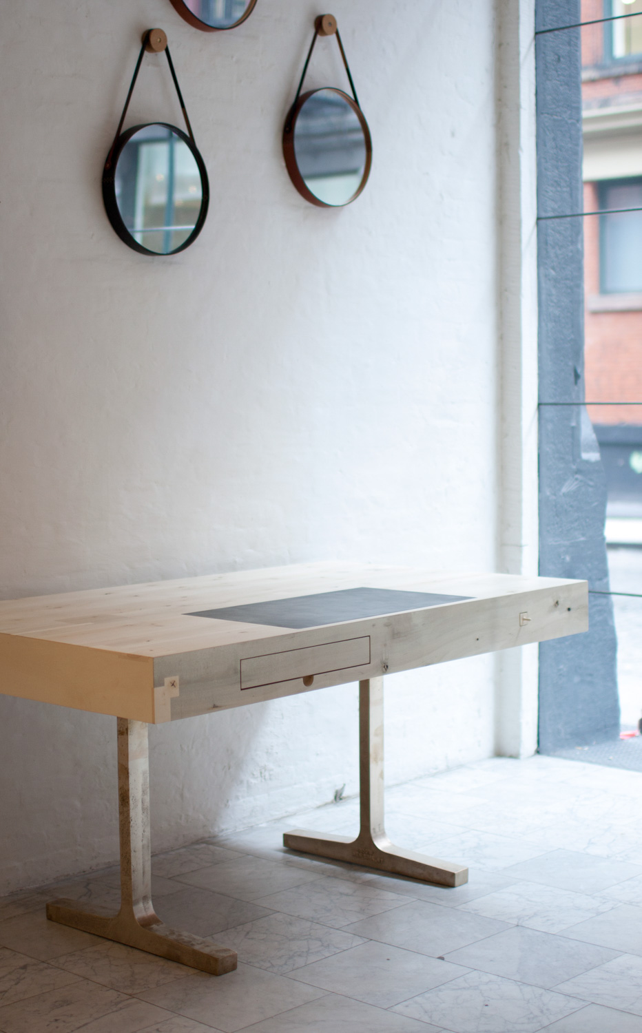 BDDW | MASON TRESTLE DESK
