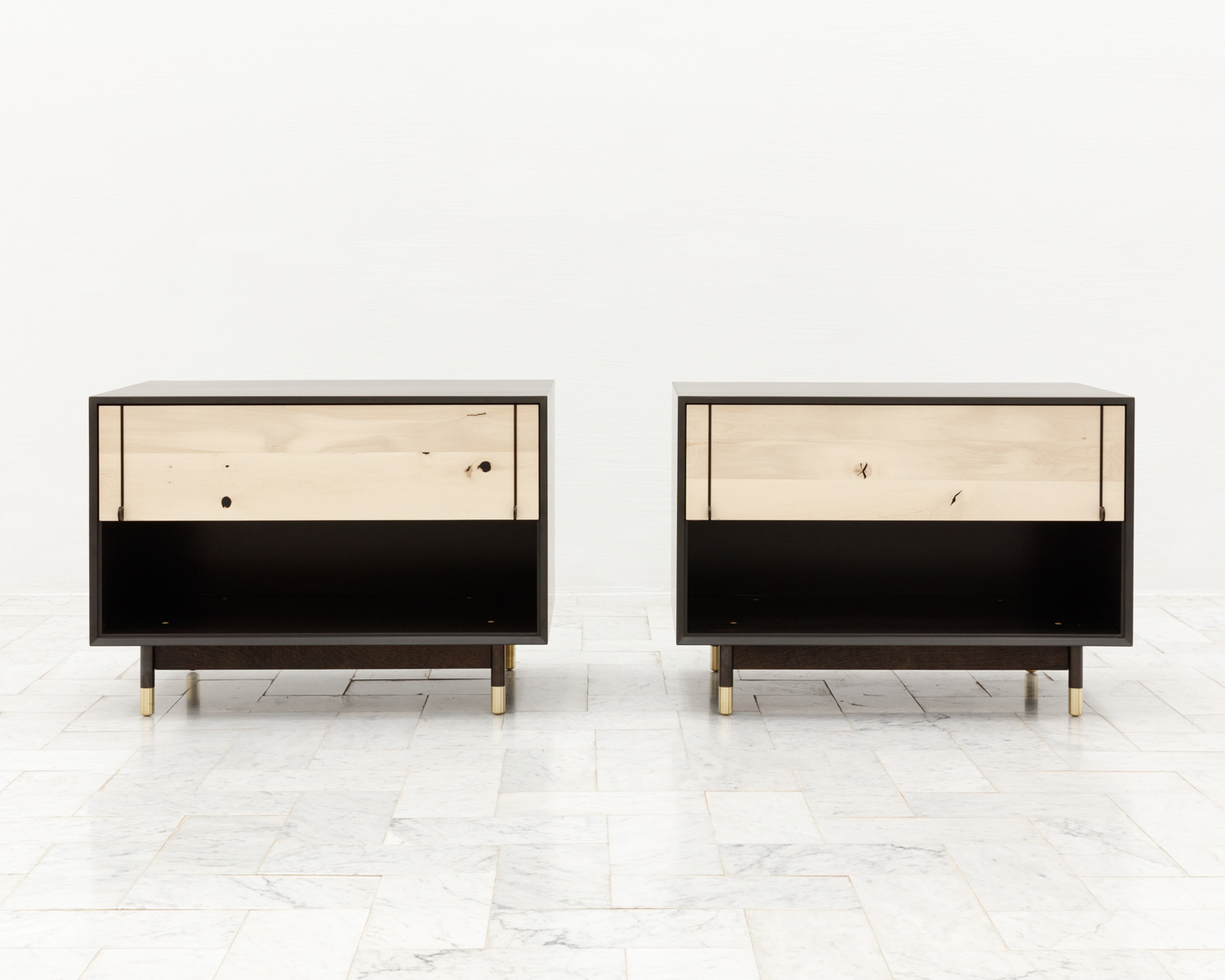 BDDW | LAKE SIDE TABLE