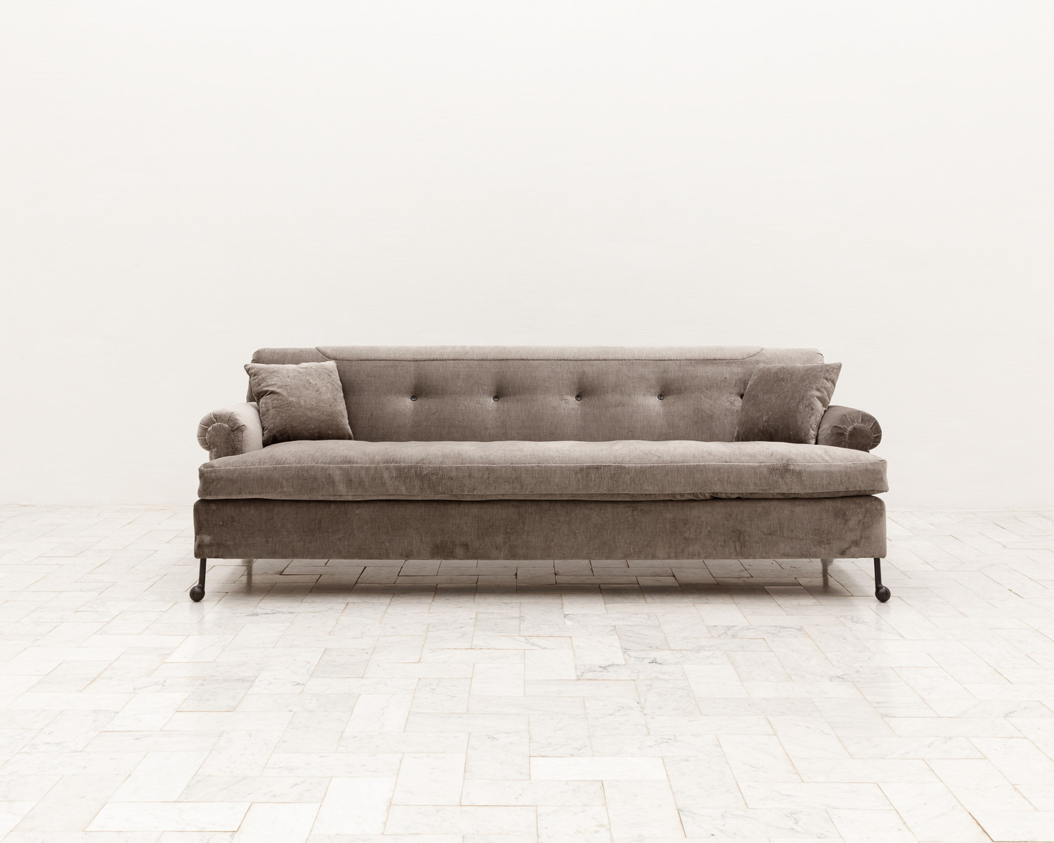 BDDW | GRANE SOFA