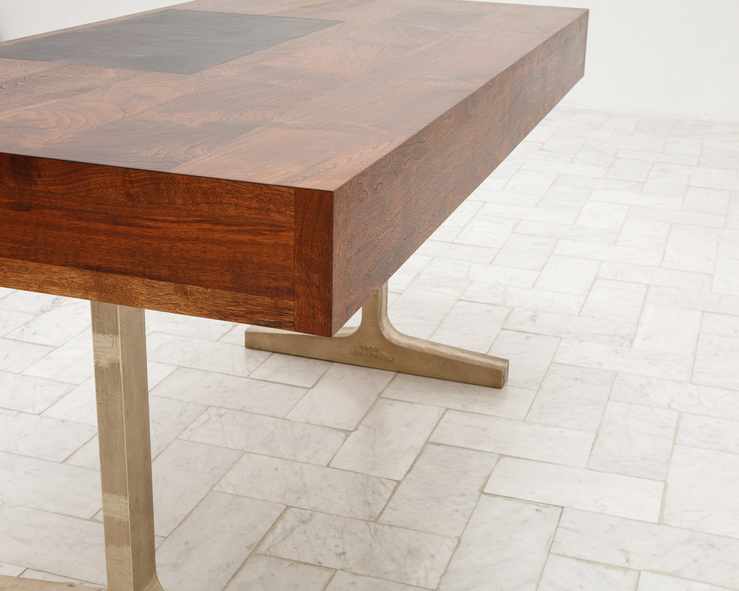 BDDW | MASON TRESTLE DESK