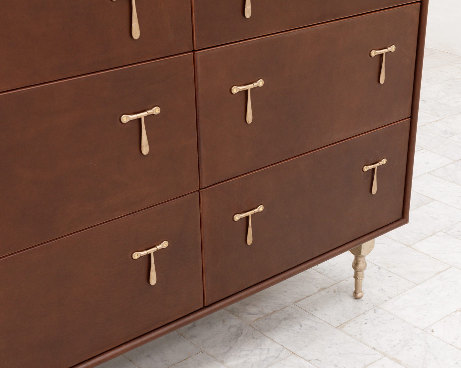 BDDW | CAPTAIN'S DRESSER