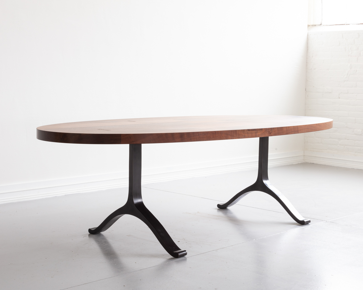 BDDW | OVAL WISHBONE DINING TABLE