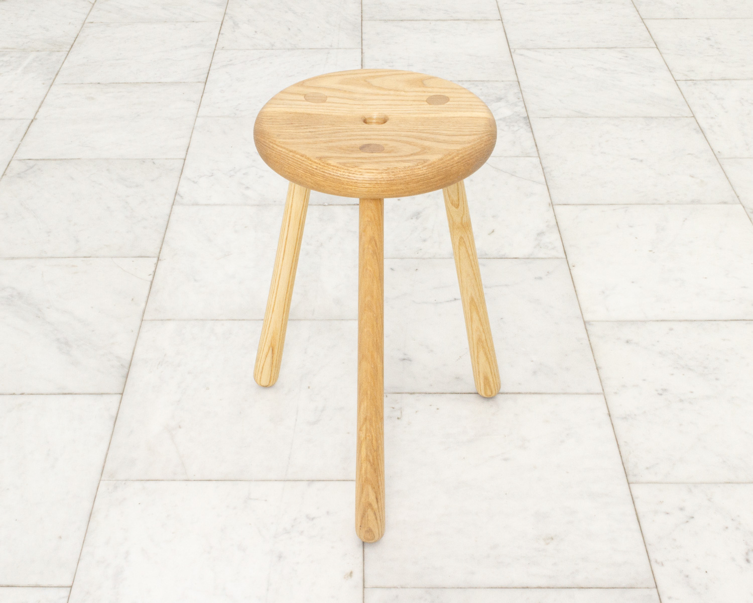 BDDW | MILKING STOOL