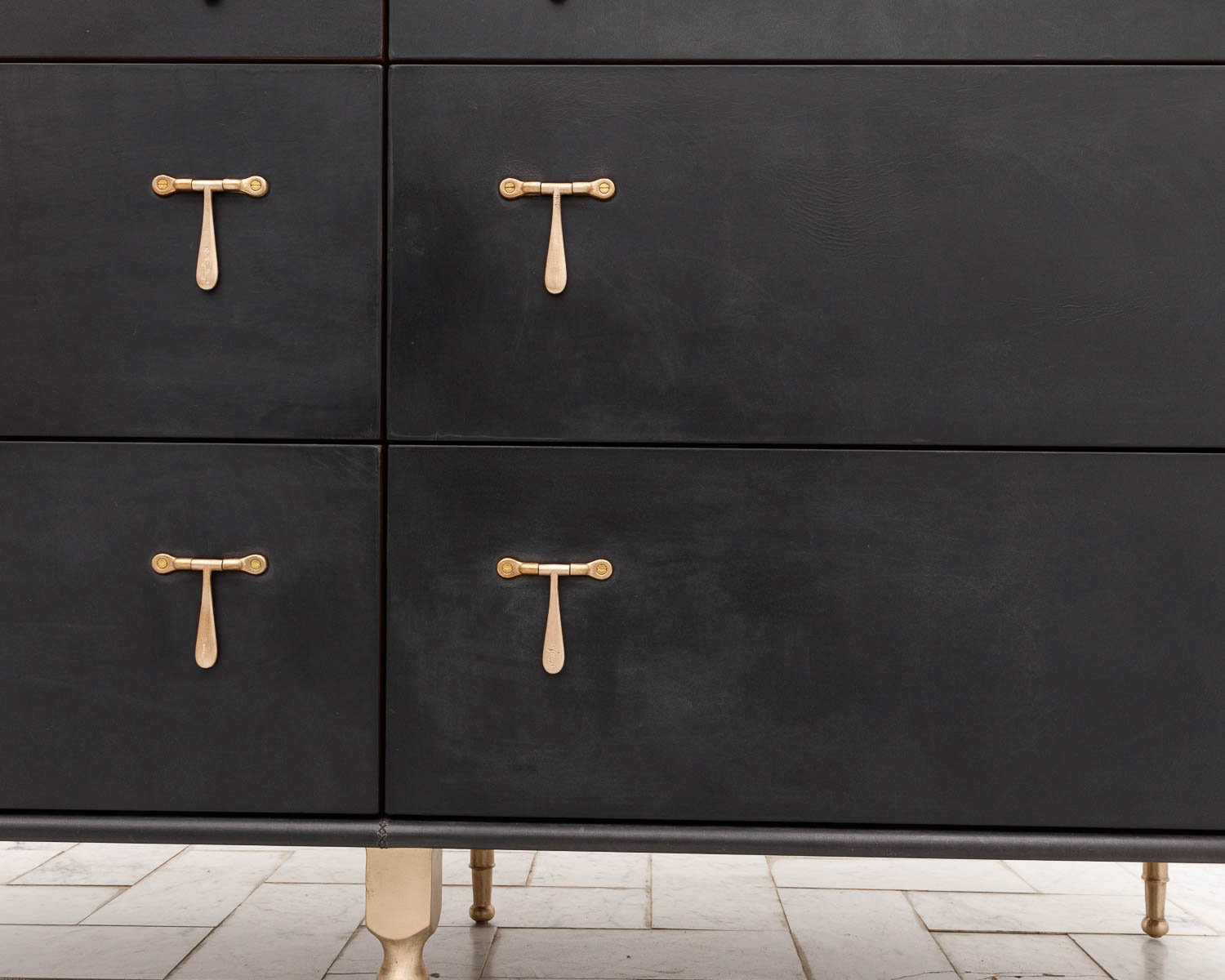 BDDW | CAPTAIN'S DRESSER