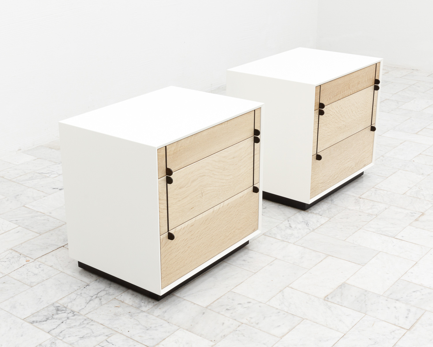 BDDW | LAKE SIDE TABLE