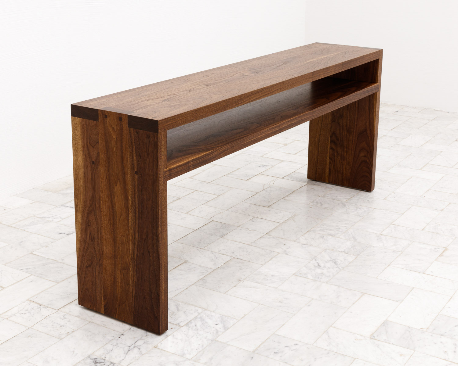 BDDW | AXEL CONSOLE TABLE