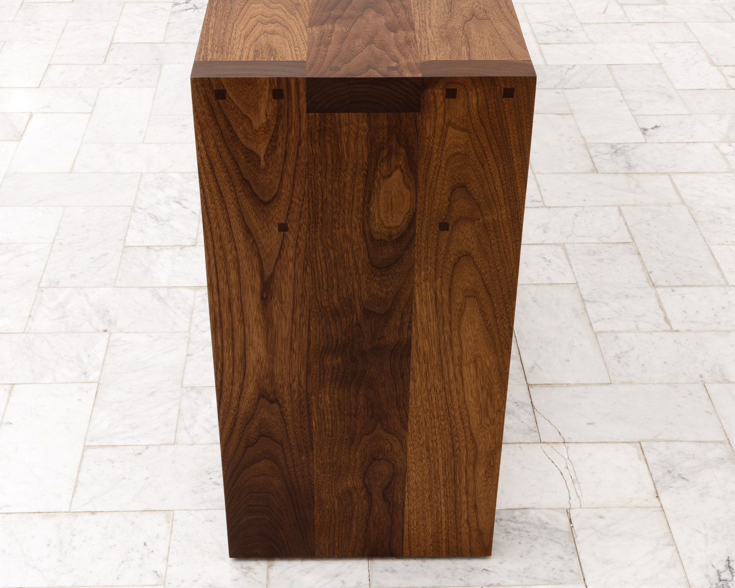 BDDW | AXEL CONSOLE TABLE