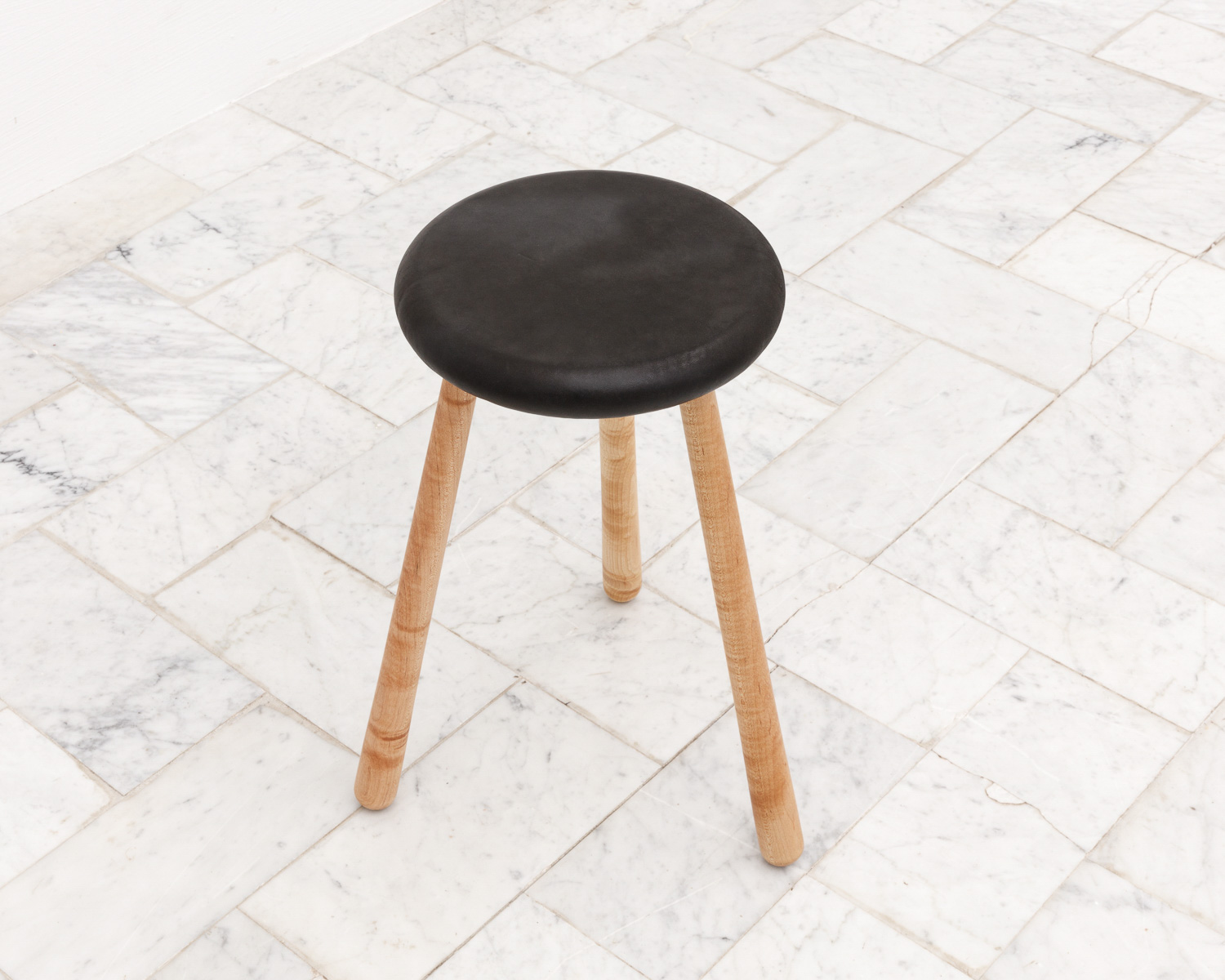 BDDW | MILKING STOOL